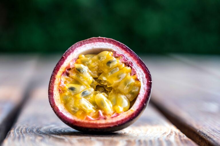Passionfruit Vine Australia: How to Grow, Fertilise & Harvest